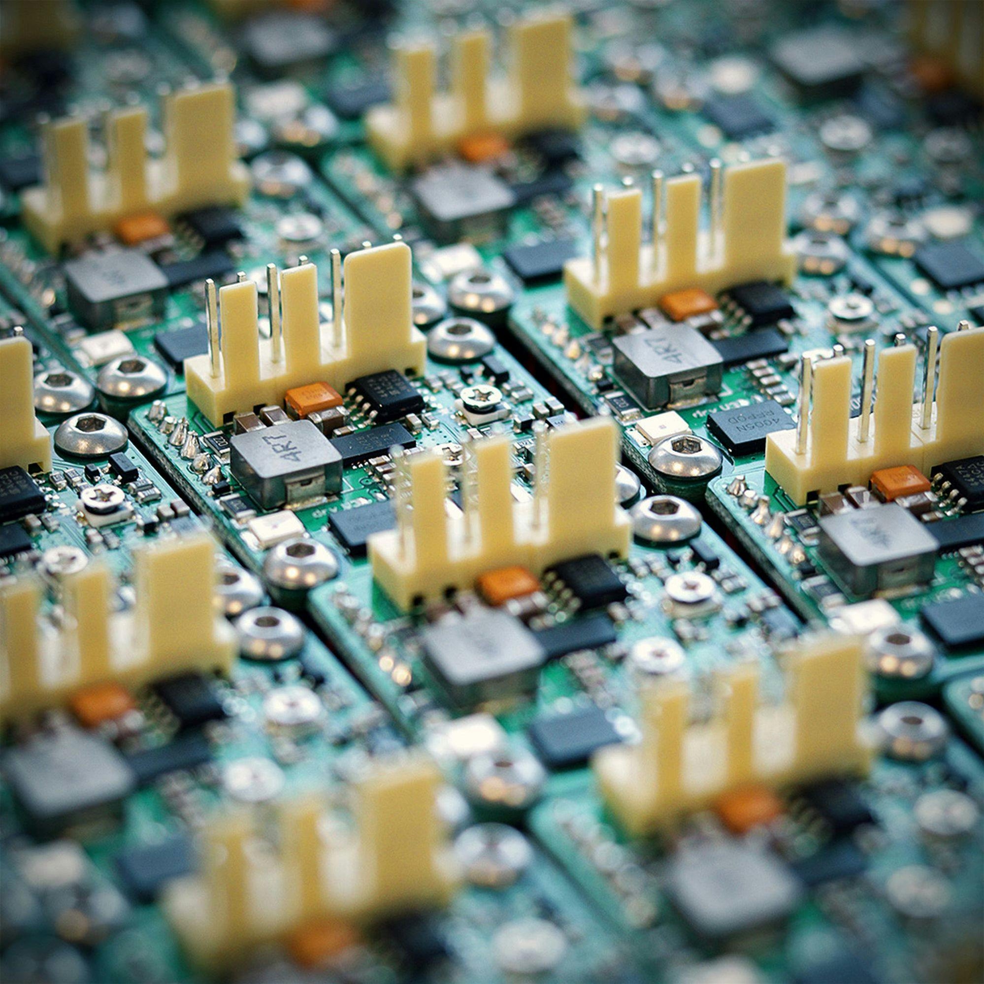 ACDS Independent Distributor of Electronic Components Since 1988